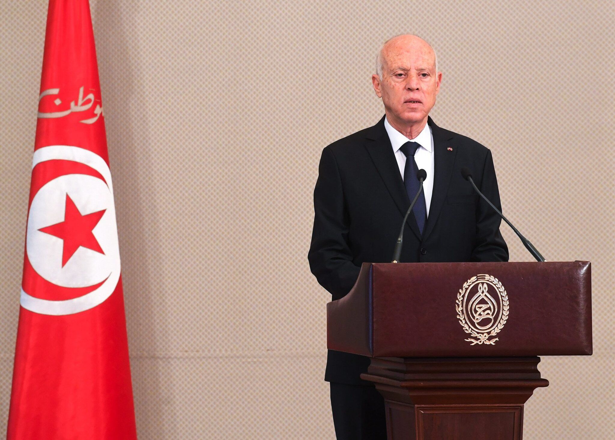 Tunisie: le Président Kaïs Saïed s'octroie les pleins pouvoirs ...