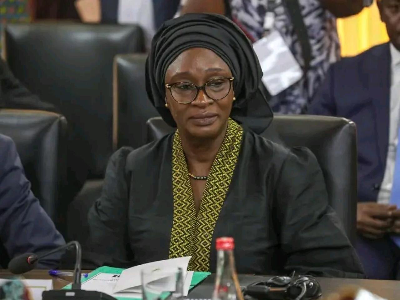 Yacine Fall annonce une possible réciprocité des visas au Sénégal ...